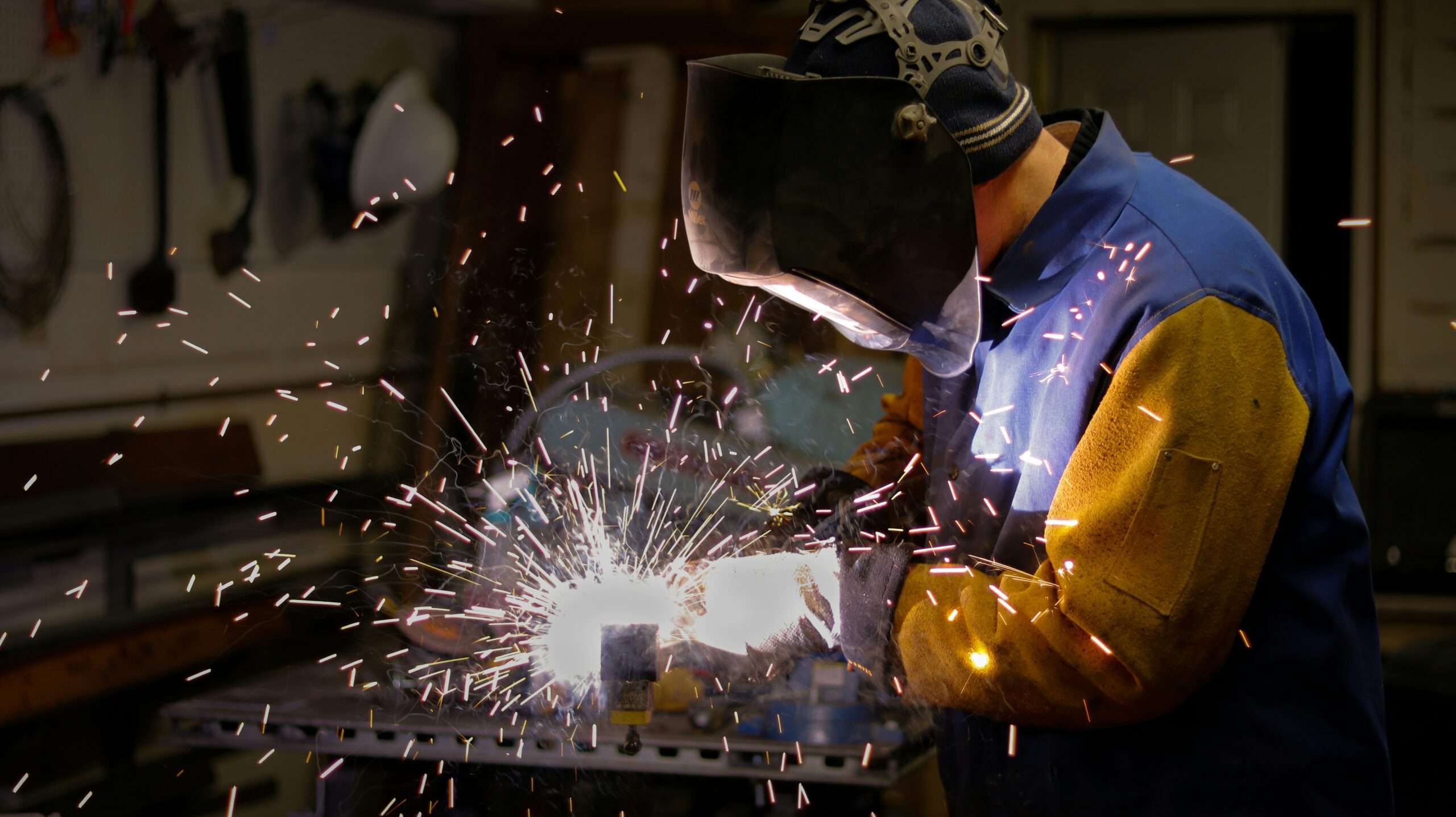 New welding and machining courses at the University Institute of ...